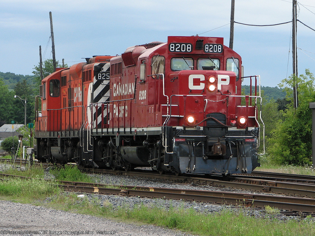 CP 8208 at Woodstock